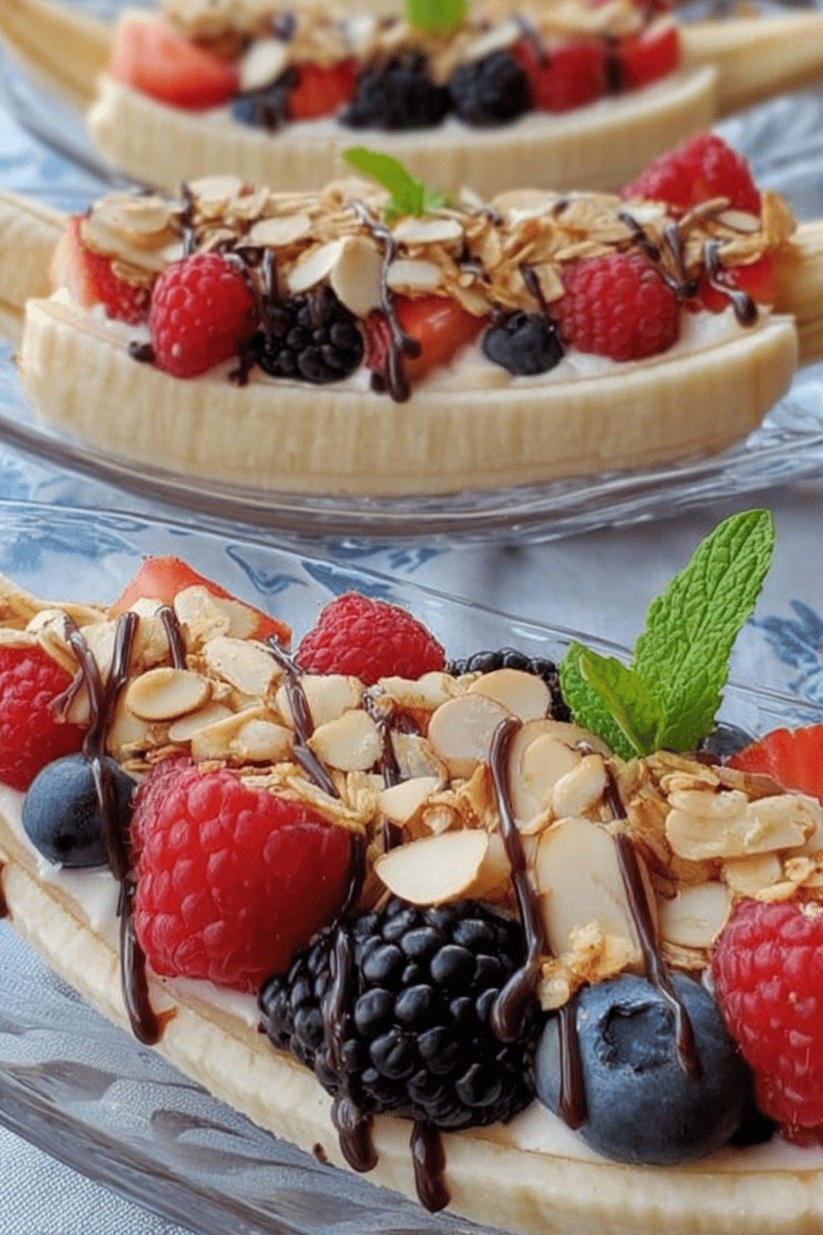 Banana Split Breakfast Bar Recipe - Quick and Healthy! - ZazaCook