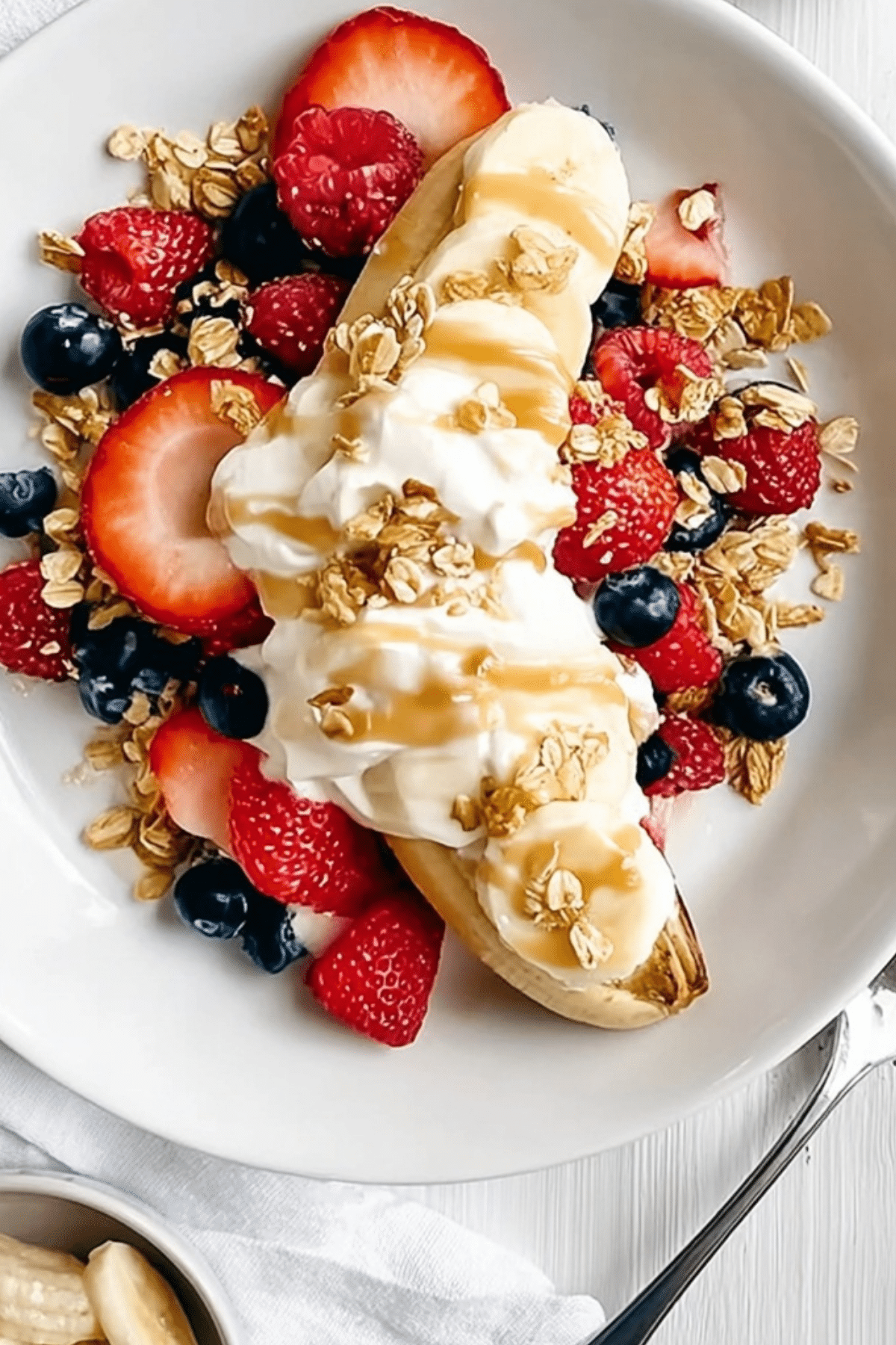 Breakfast Banana Split – Healthy, Quick Recipe - ZazaCook