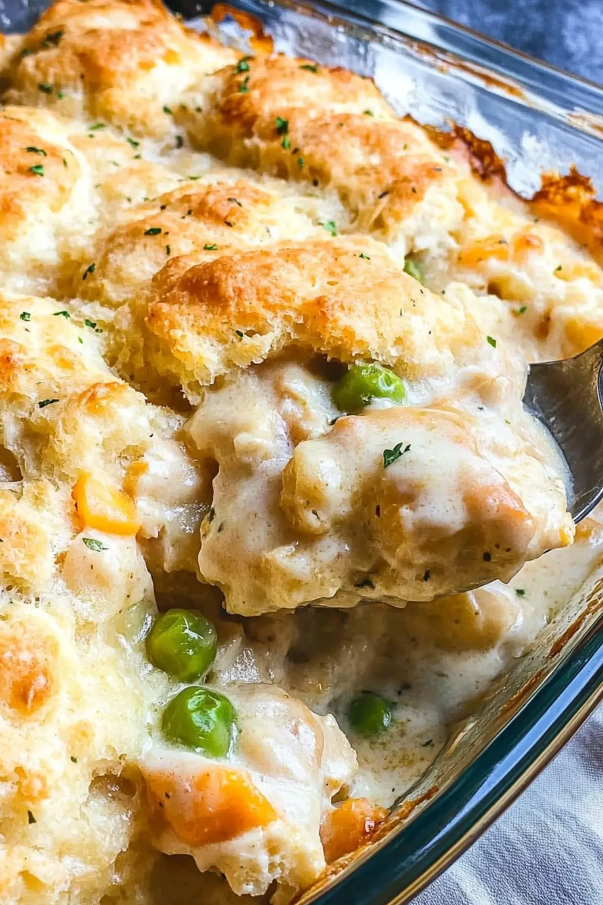 Red Lobster Biscuit Chicken Casserole - ZazaCook