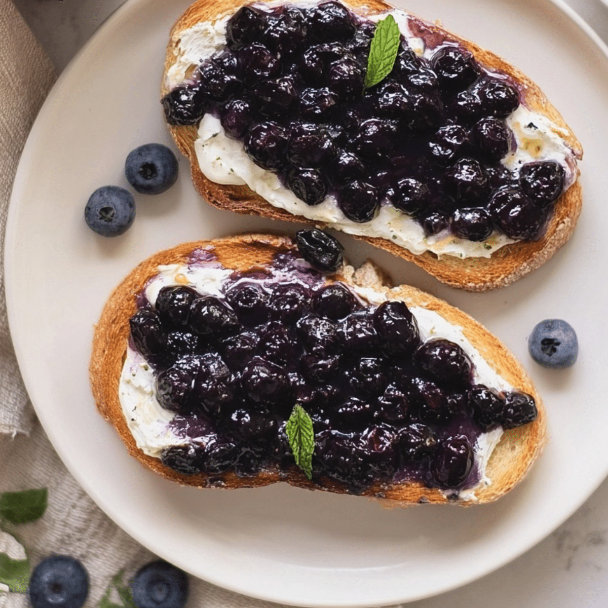 Roasted Blueberry Toast – Best Summer Breakfast Idea - ZazaCook