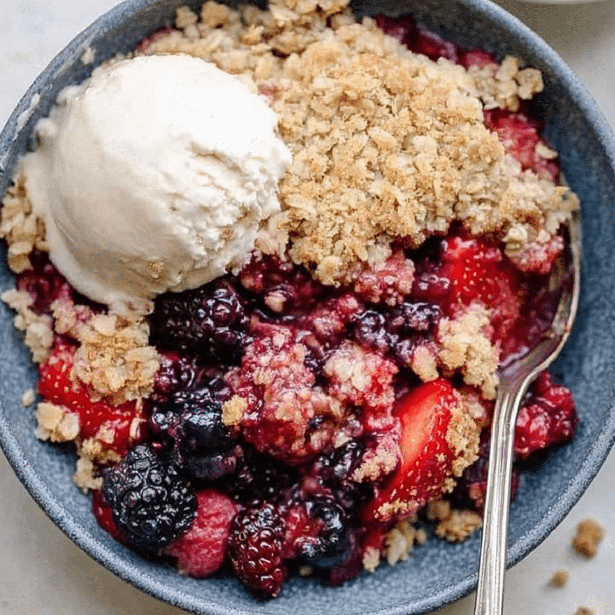 Mixed Berry Crisp – Easy Recipe - ZazaCook