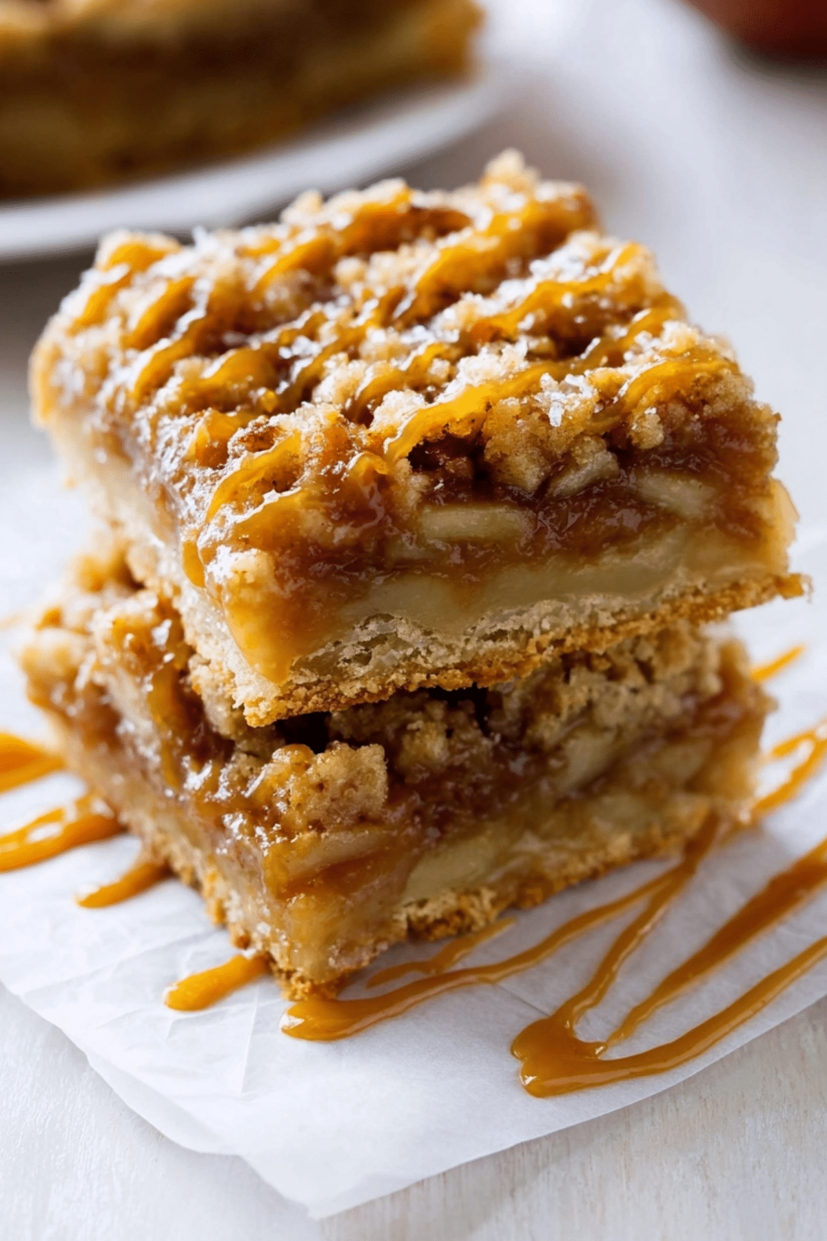 Salted Caramel Apple Pie Bars – Easy Fall - ZazaCook