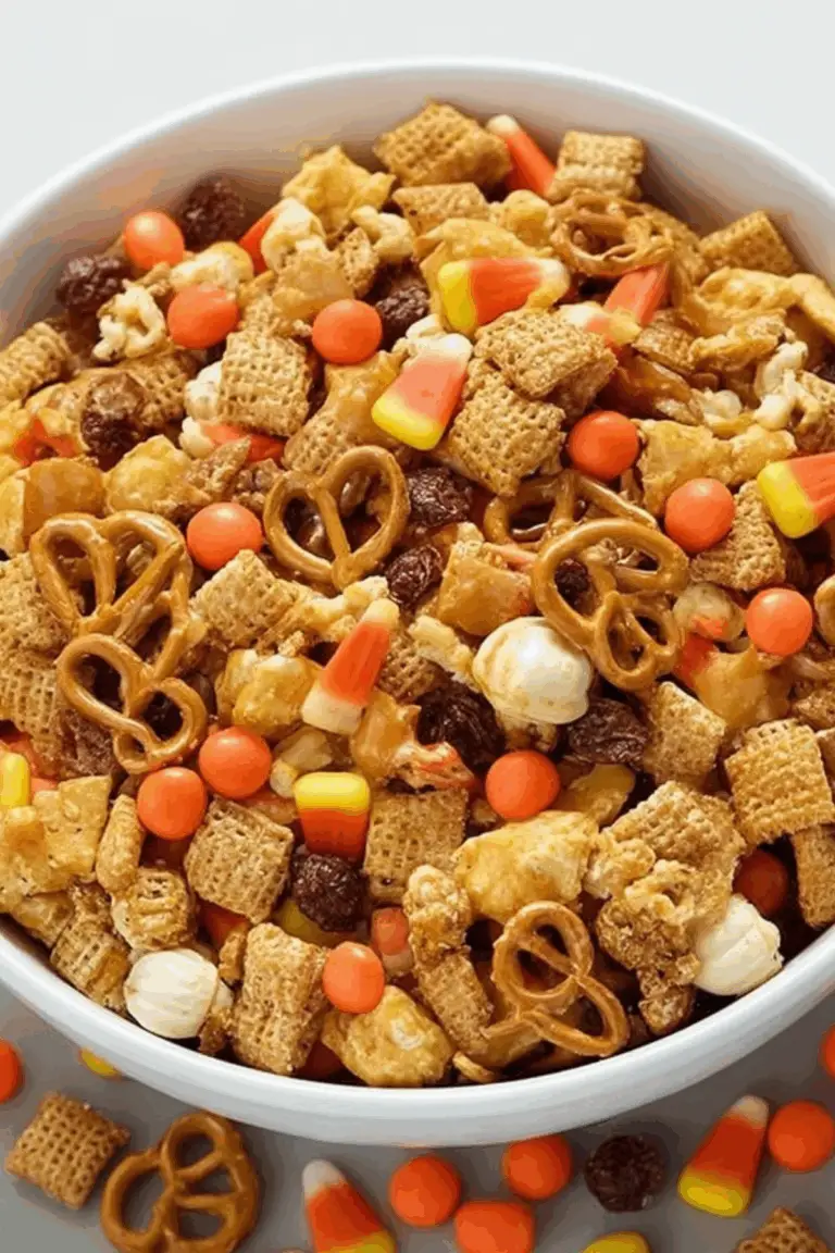 Scarecrow Crunch Snack Mix: Easy Fall Snack - ZazaCook
