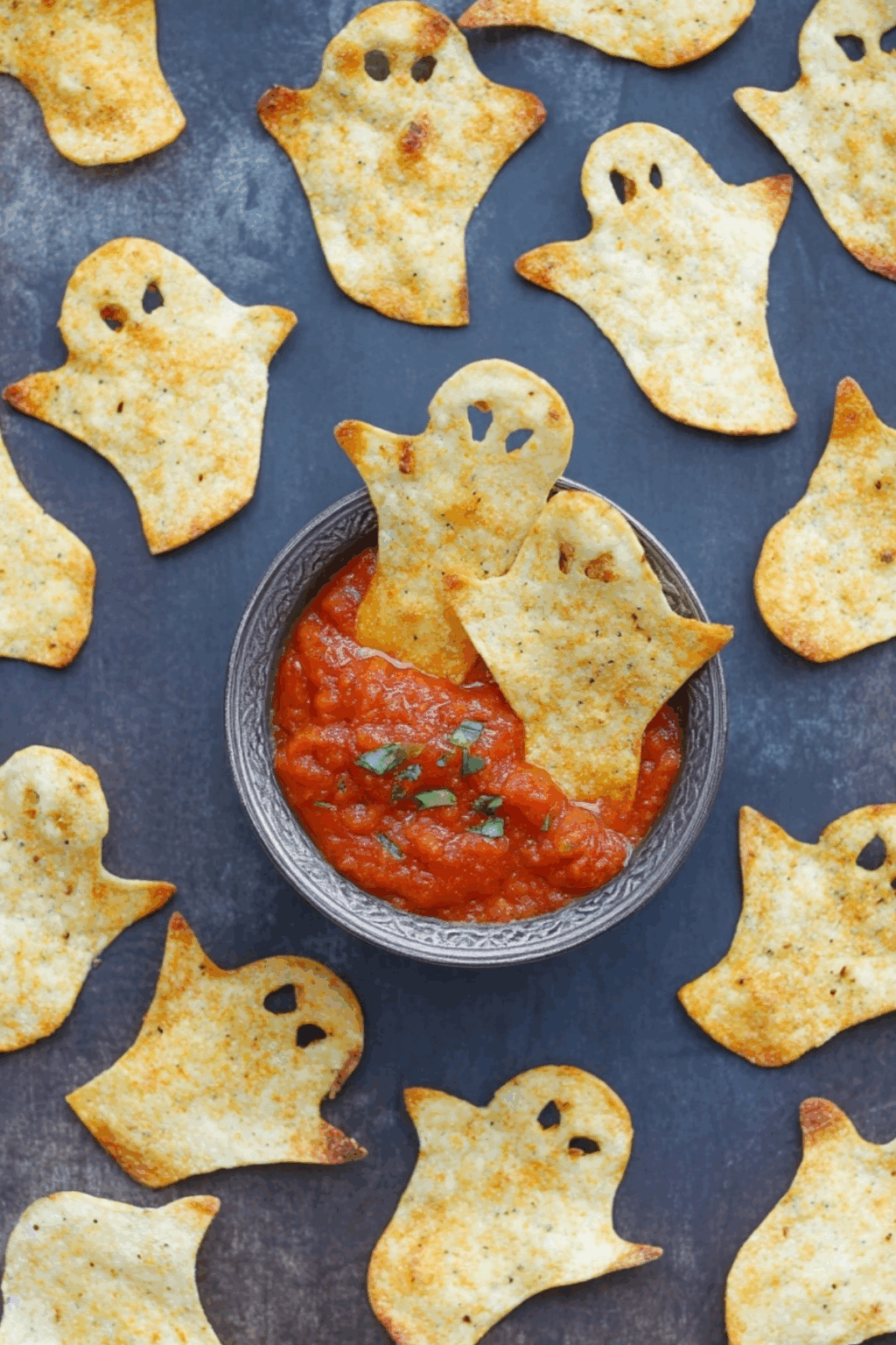 Spooky Baked Halloween Chips – Easy & Fun Recipe - ZazaCook