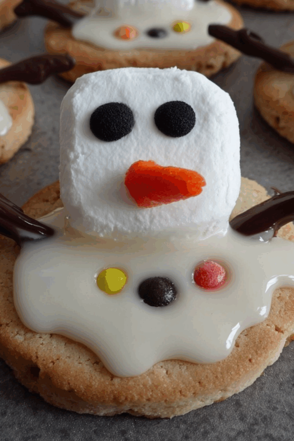 Melted Snowman Biscuits – Easy Christmas Recipe - ZazaCook