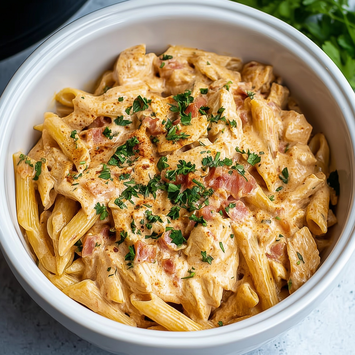 Crock Pot Creamy Cajun Chicken Pasta - Easy Recipe - ZazaCook