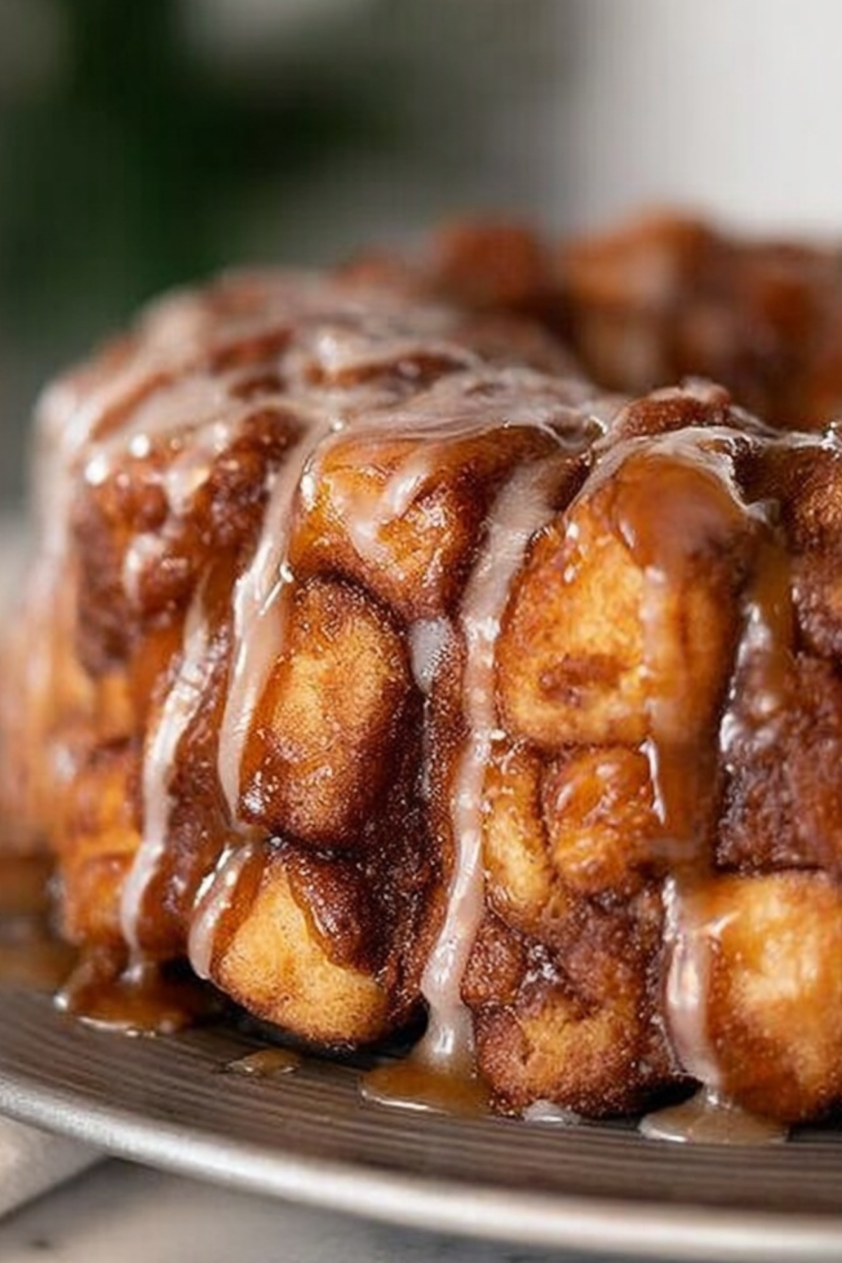 Cinnamon Roll Monkey Bread – Best Holiday Breakfast - ZazaCook