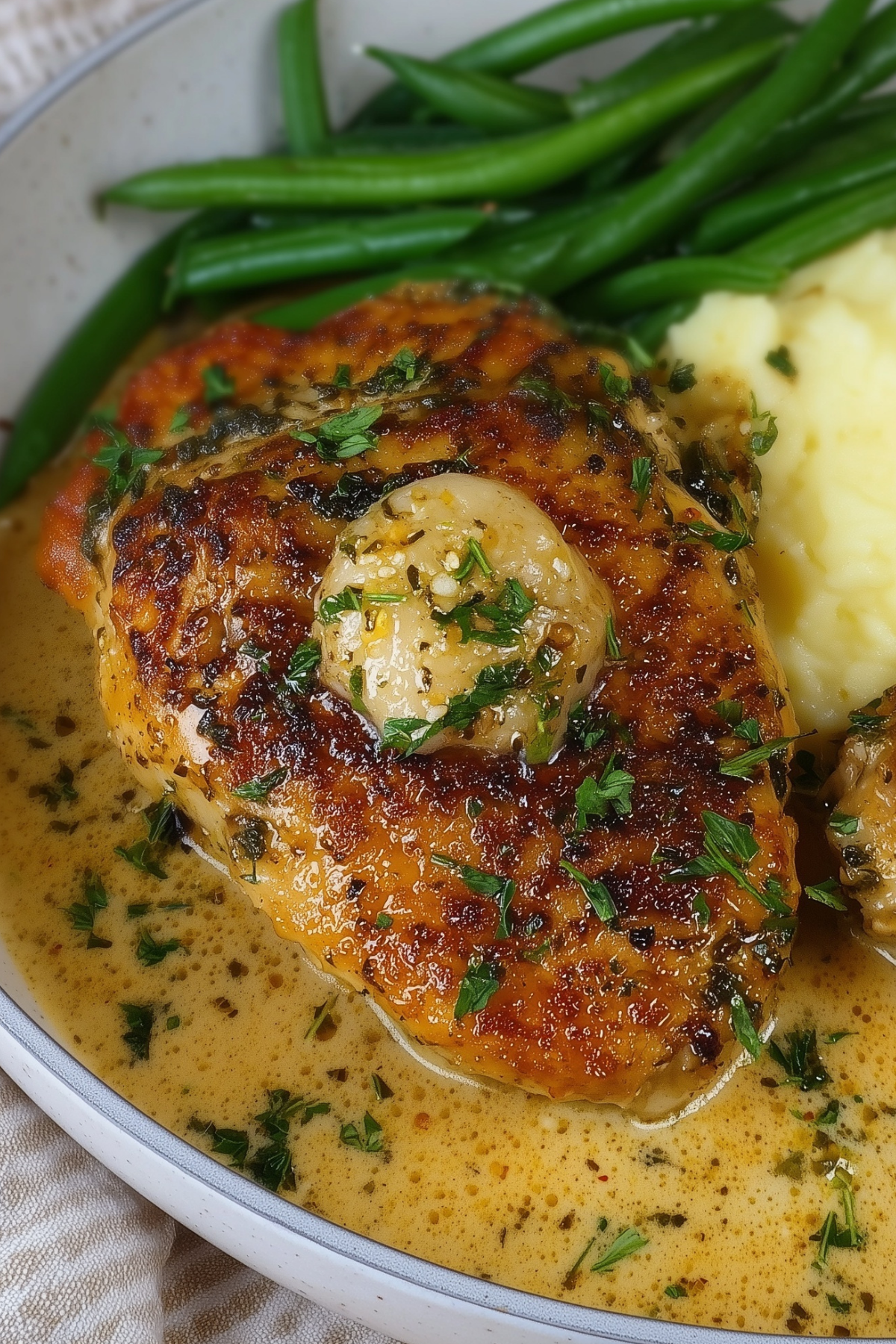 Garlic Chicken – Easy & Creamy Weeknight Recipe - ZazaCook