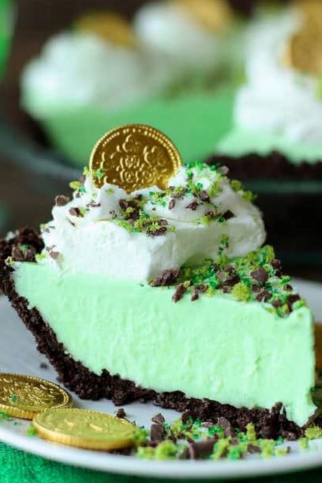 Shamrock Mint Chocolate Pie – Easy No-Bake Delight - ZazaCook
